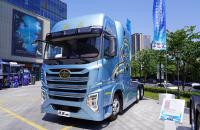 China Jiefang 6x4 Tractor Trucks Living Cabin Bule Color 560hp CA Engine 10 Tires LHD for sale