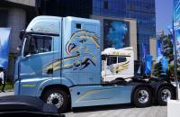 China Jiefang 6x4 Tractor Trucks Living Cabin Bule Color 560hp CA Engine 10 Tires LHD for sale