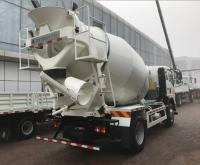China Sinotruk HOWO 4X2 180HP 4cbm Concrete Mixer Truck Zz5167gjbg381CD1 for sale