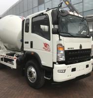 China Sinotruk HOWO 4X2 180HP 4cbm Concrete Mixer Truck Zz5167gjbg381CD1 for sale