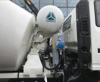 China Sinotruk HOWO 4X2 180HP 4cbm Concrete Mixer Truck Zz5167gjbg381CD1 for sale
