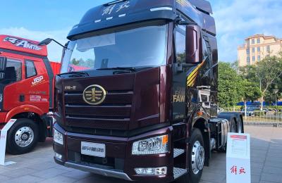 China Faw Tractor Truck J6P Logistics Distribution 560hp Powerful Engine 10 Tires High Roof for sale