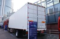 China Used Box Cargo Truck Sinotruck MAX 6*2 Heavy Duty Model Container Box Deisel Engine for sale