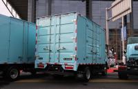China Used 4x2 Cargo Truck FAW Van Truck CNG Engine 150hp Container Box 3300mm Wheelbase for sale