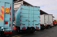 China Used 4x2 Cargo Truck FAW Van Truck CNG Engine 150hp Container Box 3300mm Wheelbase for sale