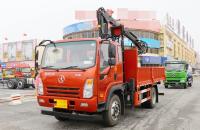 China Crane Truck Mounted Lifting Weight 4 Tons Dayun 4*2 Single And Half Cab Grabbing Wood 200hp for sale