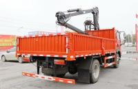China Crane Truck Mounted Lifting Weight 4 Tons Dayun 4*2 Single And Half Cab Grabbing Wood 200hp for sale