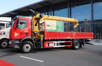 China Pickup Truck Mounted Crane FAW J6L 220hp XCMG Straight Arm Crane 8 Tons Brand New for sale
