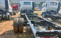 China Single Row Cargo Truck Isuzu 10 Tons 4×2 Lorry Truck 5.5 Meters Long Box Euro 4 Flat Cab for sale