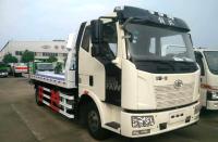 China Wrecker Tow Truck Bed FAW J6L Model Single Axle 6 Wheels 160hp Loading 3.5 Tons LHD for sale