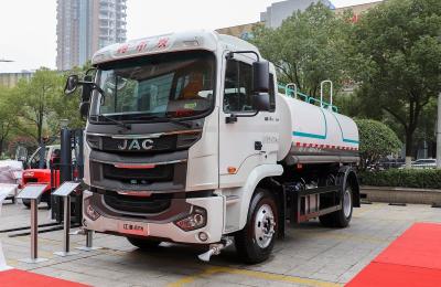 China Sprinkler Water Tanker Truck JAC 4×2 Single Axle 200hp Diesel Engine 10 Cubic Tanker for sale