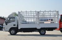 China Small Cargo Trucks SAIC Light Truck Fence Box 4 Meters Single Axle Diesel Engine 95hp for sale