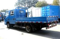 China Cargo Trucks In Ghana Light SAIC Truck 2 Rows Seats Flat Bed Box 2300cc Engine Displacement for sale