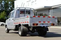 China Box Truck Cargo Wuling Light Truck Double Cabin 3350mm Wheelbase 4*2 Drive Mode 6 Tyre for sale