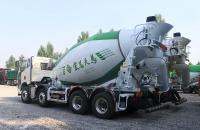 China 90% New Concrete Mixer Machine With Single And Half Cabin 8*4 FAW Mixer Truck for sale