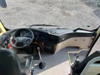 China Used Passenger And Traveling 2015 Year 39 Seats YUTONG Bus ZK6876 Leaf Spring Use On Bad Road for sale