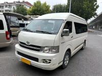 China Toyota Hiace Electric Mid-door 4-door 13-seat 2.7L L4 Self-priming Second-hand Luxury Minibus for sale