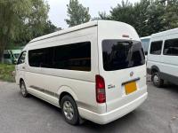 China Toyota Hiace Electric Mid-door 4-door 13-seat 2.7L L4 Self-priming Second-hand Luxury Minibus for sale