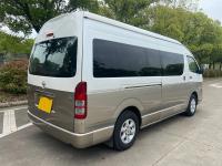 China Toyota Hiace 13-Seater Left-Hand Drive Electric Mid-Door Euro 4 Standard Champagne Gold Minibus for sale