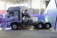 China HOWO TS7 Heavy Truck 700HP 6X4 Hydraulic Buffer LNG Automatic Transmission High Roof Tractor for sale