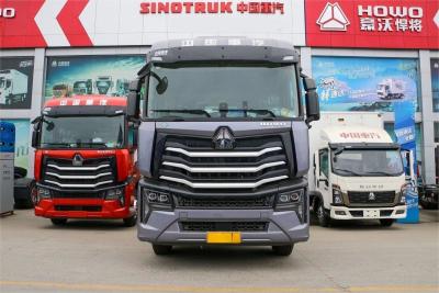 China HOWO Max Heavy Truck Light Luxury Version High Roof Flow Plate 480HP 6X4 LNG Tractor for sale