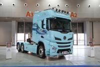 China Shacman X6000 Tractor Truck Diesel 700 Hp 6X4 LNG AMT High Roof Single Row And Half Seats for sale