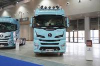 China Shacman X6000 Tractor Truck Diesel 700 Hp 6X4 LNG AMT High Roof Single Row And Half Seats for sale