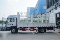 China Airbag Shock-Absorbing Seat AMT Automated Manual 270HP 4*2 6.8m Sinotruk Sitrak Fence Truck for sale