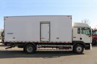 China Howo ZZ5187 Freight Refrigerated Truck Diesel 8-Speed 220hp 4X2 6.8m Deflector Row Half Cab White Body Three-Door for sale