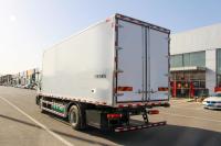 China Howo ZZ5187 Freight Refrigerated Truck Diesel 8-Speed 220hp 4X2 6.8m Deflector Row Half Cab White Body Three-Door for sale