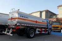 China Foton Oil Tanker Truck Auman BJ5163 EXT 3 Series Diesel 210HP 4X2 8T Flat Top Single Row Seat for sale