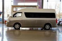 China Used Jinbei Hiace L 2020 Luxury Gasoline RWD Manual 5-speed 139HP 2.4L 14-seat Commercial Truck for sale