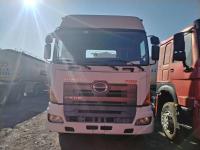China Used Tractor Head For Africa Hino 700 Leaf Spring High Roof Cabin 6*4 Heavy Duty Truck Durable for sale