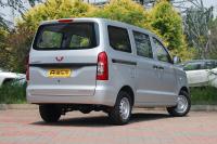 China Affordable New Wuling Hongguang V minivan 2022 1.2L 76 hp L4 Gasoline 2WD  Euro 6 For Export for Family use for sale