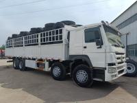 China Shock-Absorbing Seats SINOTRUK Fence Truck Diesel 460HP 6 Cylinders 8x4 9.5m Air Conditioning for sale
