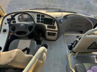 China Used Yutong Bus 50 Seater Luxury Tour Commuter Airport School Church Bus RHD/LHD for sale