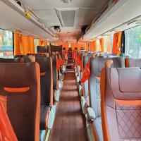 China Second Hand Diesel 12m Yutong Coach Bus 55 Seater Weichai Tour Airport Church Cummuter School Interurban Intercity Buses RHD/LHD for sale