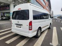 China Used Hiace Bus Toyota Hiace 13 Seats Gasoline Engine Left Hand Drive for sale