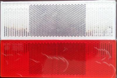 China 5cm Width 0.55mm Thickness Red White Retro Reflective Safety Tape with Custom Logo Options for Vehicles for sale