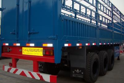 China High Brightness Red White Reflective Tape Carriage 0.05x50m with Imported Ink for Enhanced Visibility for sale