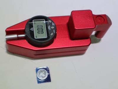 China UNS10-2 Digital Thickness Gauge 0.02mm Accuracy 12.7mm Range for Pavement Marking Measurement for sale