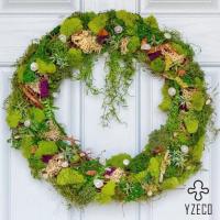 China Hotel and Restaurant Decor Autumn Luxury Moss Wreath with 100% Real Preserved Moss for sale