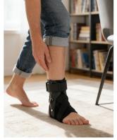 China Hinged Ankle Fixation Brace, X‑Shape Compression Ankle Support Brace with Bilateral Stabilizer Shells, for Sprain, Sports Injury, Joint Pain & Post‑Injury Rehabilitation for Men Women for sale