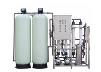 China 1.5 Ton Industrial RO Water Treatment Plant / Reverse Osmosis Water Filter Machine For Drinking Water for sale