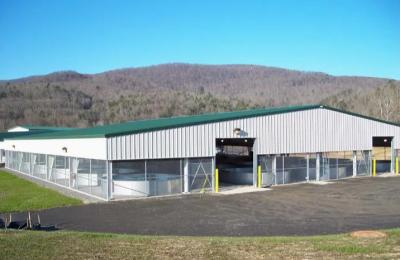 China Prefabricated Light Steel Frame Construction Portal Frame Warehouse for sale