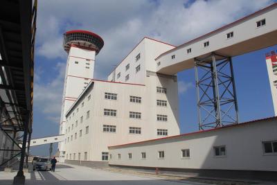 China Fast Assembly Corrosion Resistant Prefabricated Steel Structure for High Seismic Zone in Africa for sale