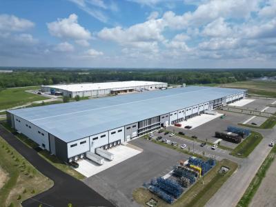 China Low Cost Prefab Steel Warehouse Factory For Logistics Storage for sale
