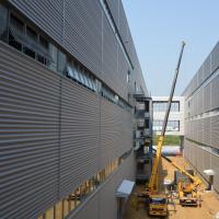 China Customizable Span Corrosion Resistant Pre-Engineered Steel Building for Quick Erection for sale