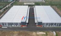 China Pre-Engineered Steel Building with 50 Years Lifespan, Up to 300 km/h Wind Load, and 30-60 Meters Maximum Span for sale