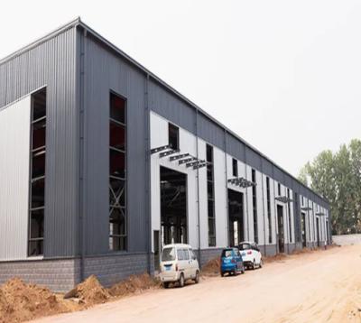 China Pre-engineered Steel Building with 50 Years Life Cycle, Quick Erection, and Cost Savings for sale